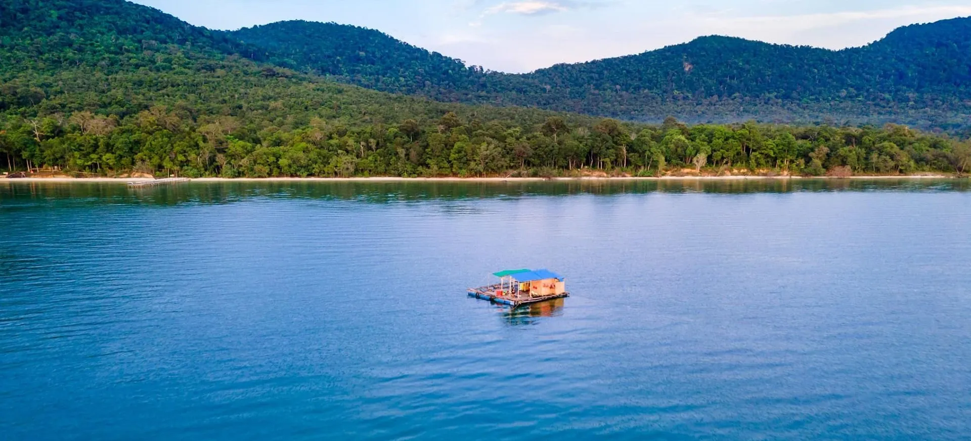 Explore the stunning natural beauty of Dong Xanh Lake in Dong Nghe | iGuide | iGuide